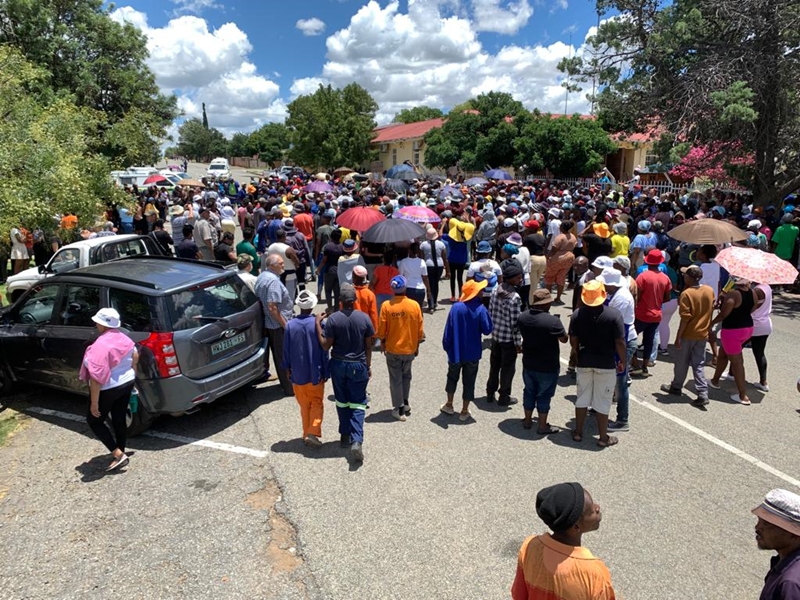 Theunissen-inwoners ‘maak geskiedenis’ met optog – VIDEO'S | OFM