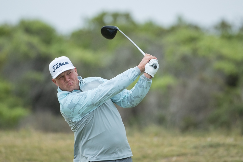 Strydom takes the lead in tough conditions at Humewood | OFM