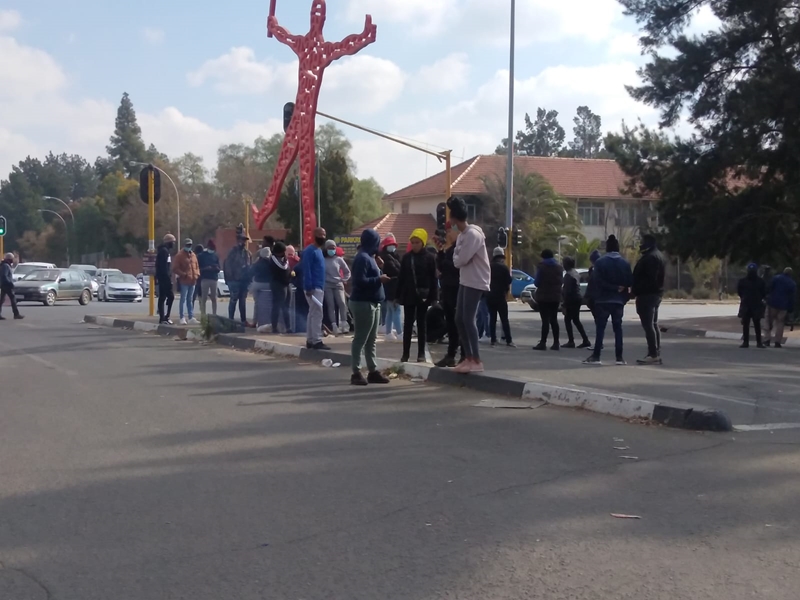 Protesting CUT students react to news of early recess - VIDEO | OFM