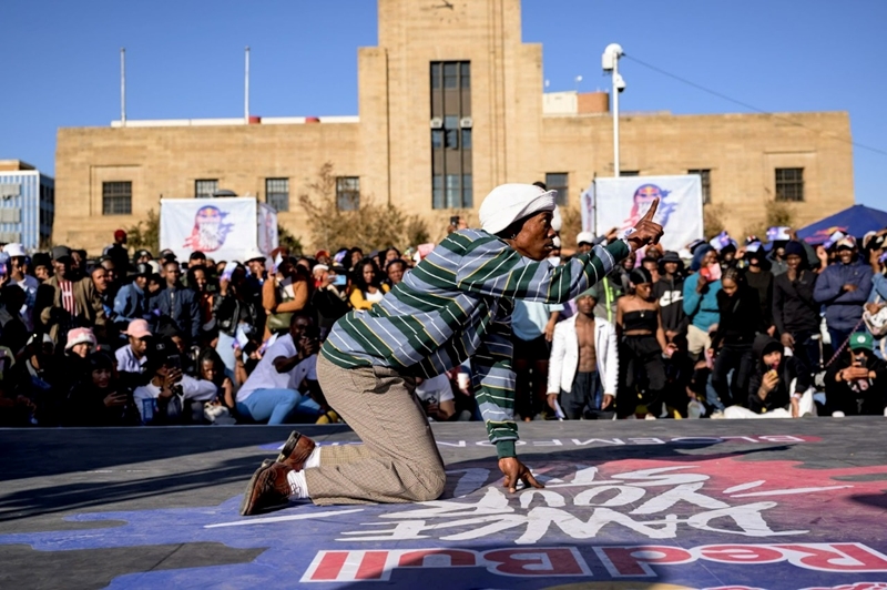 Local dancer sets his sights on global dance crown - VIDEOS | OFM