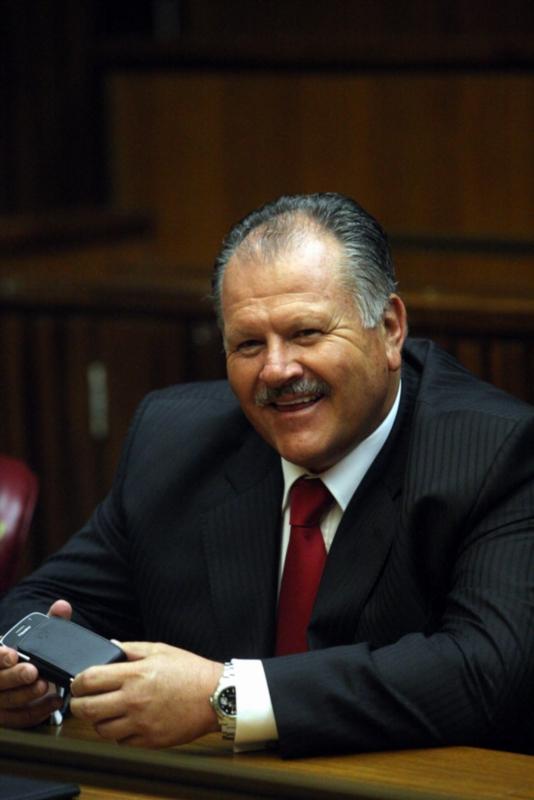 Agliotti skei glo om bates te versteek | OFM