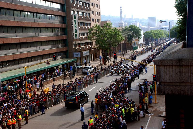 60 000 mense besoek Uniegebou oor twee dae | OFM