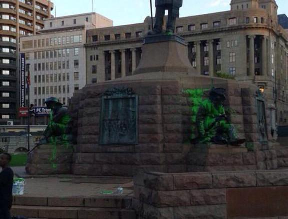 Die publiek moet standbeelde beskerm: Afriforum | OFM