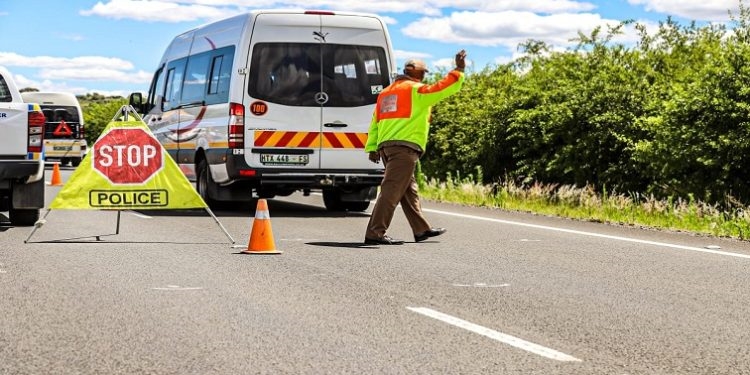 Bly só veilig op die pad hierdie feestyd | OFM