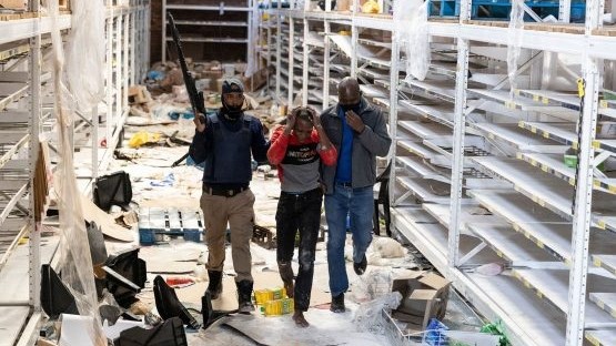 Food shortages set to grip SA after rioters rampage | OFM