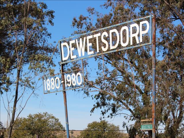 SPESIALE VERKIESINGSVERSLAG: Dewetsdorp-inwoners hou hul dorp skoon | OFM