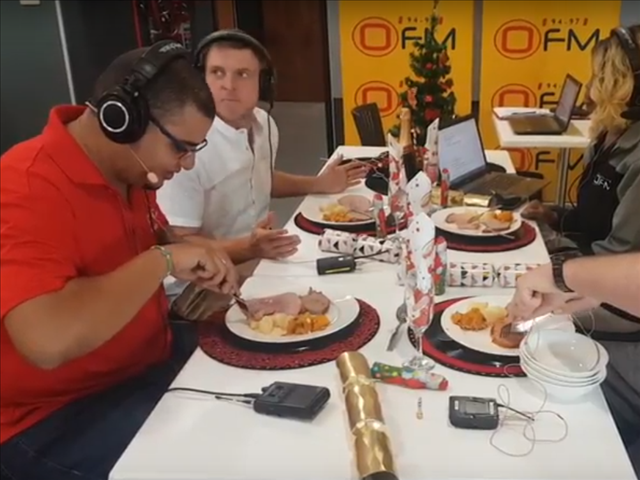 -TBB- #TheBigChallenge Can you cook a Christmas meal in 30 minutes? | OFM