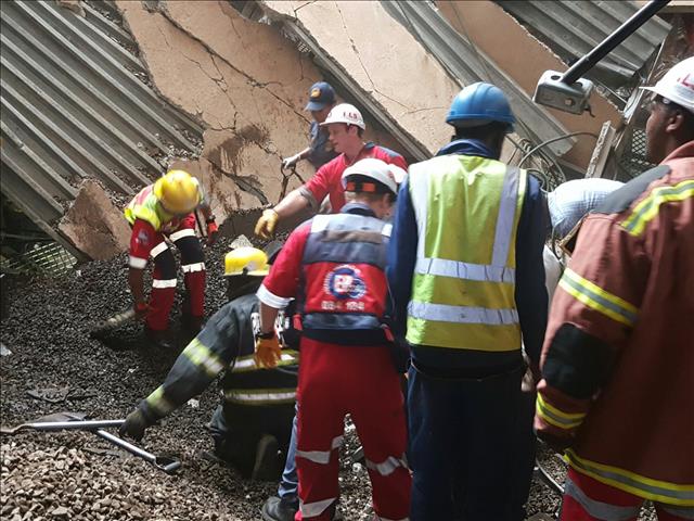 People pulled from rubble in hospital roof collapse - witness | OFM