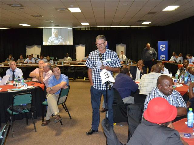Graan SA-boere gee mekaar die hand oor grondkwessie | OFM