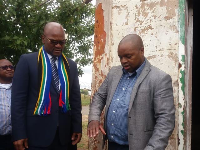 DA protests at Madikizela-Mandela's house in Brandfort | OFM