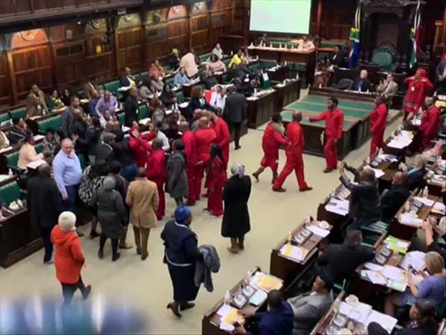 EFF and ANC MPs clash during induction session | OFM