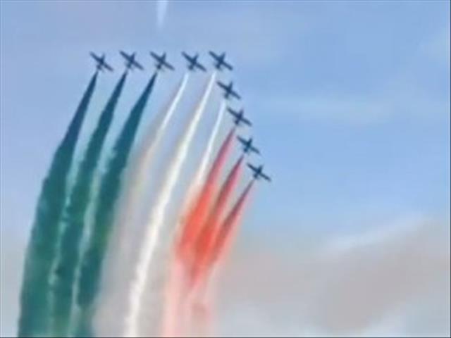 WATCH: Italy’s flight demo team gives nation emotional boost | OFM