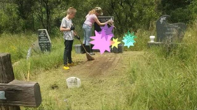 NW-tieners maak grafte skoon vir sakgeld | OFM