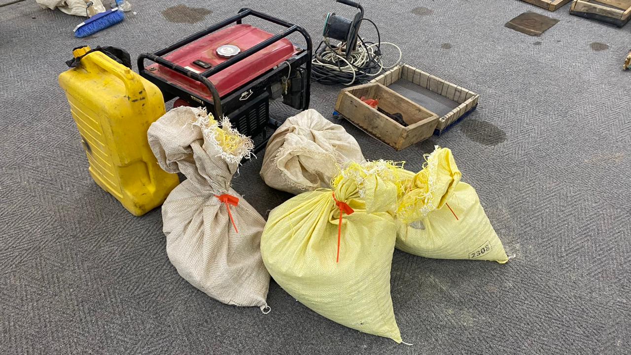 21 weens onwettige mynbou, immigrasie in Noord-Kaap vasgetrek | OFM