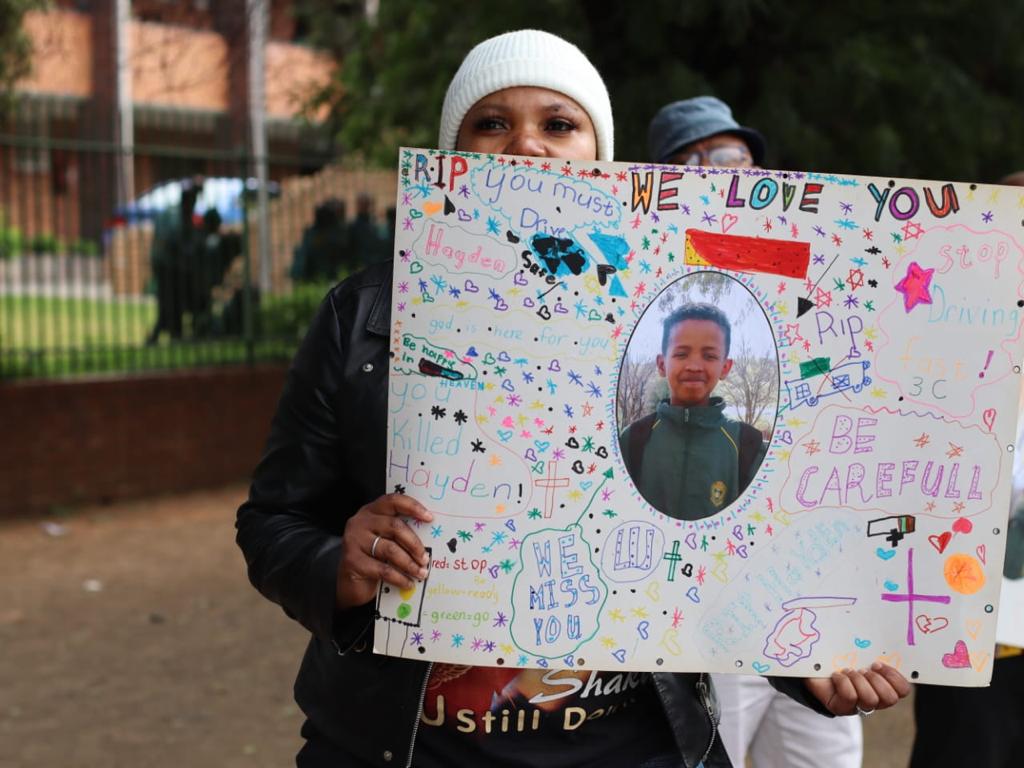 Ouers betoog ná leerling se dood by Laerskool Sentraal | OFM