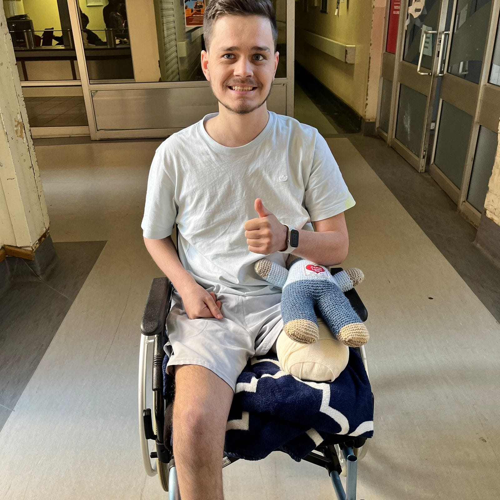 Michael ontslaan nadat sy been geamputeer is – VIDEO | OFM