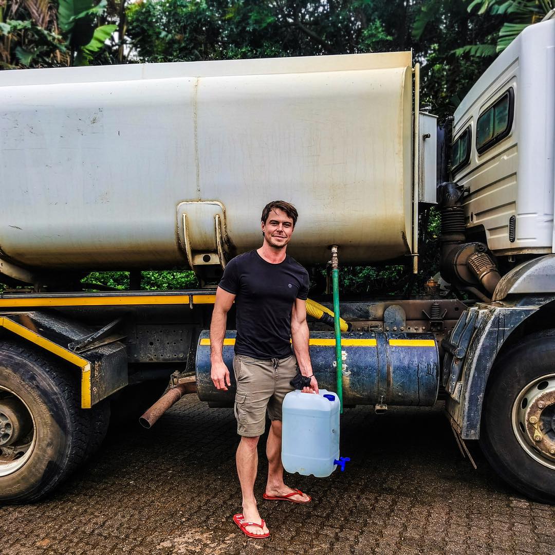 Bobby van Jaarsveld: "Ons moet almal nou sterk wees en help" | OFM