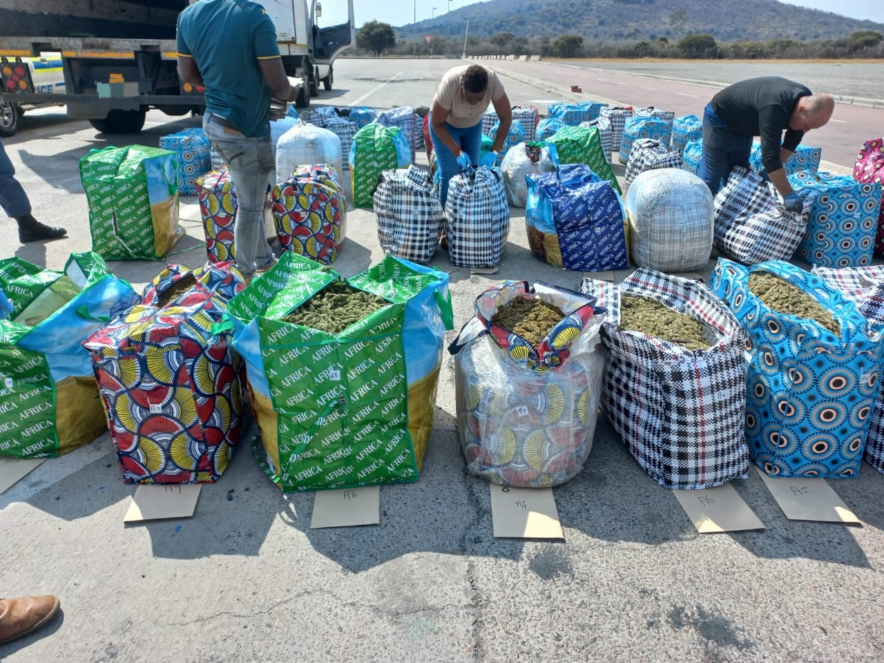 Rustenburg police arrest drug dealers with dagga worth R5 million | OFM